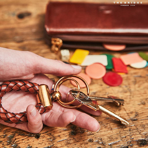 The Bridge Leather Key Fob - Style: 09251401 – Cox's Leather Shop